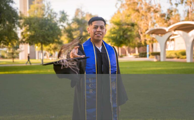 10,000 Degrees - College Graduates Who Change the World